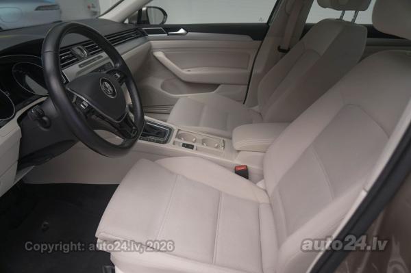 Beige Volkswagen Passat 2016 in Tallinn, with an engine capacity of 1.80 L and mileage of 141 thousand km for 11990 €, photo 7 on AUTOMOTO.COM.LV