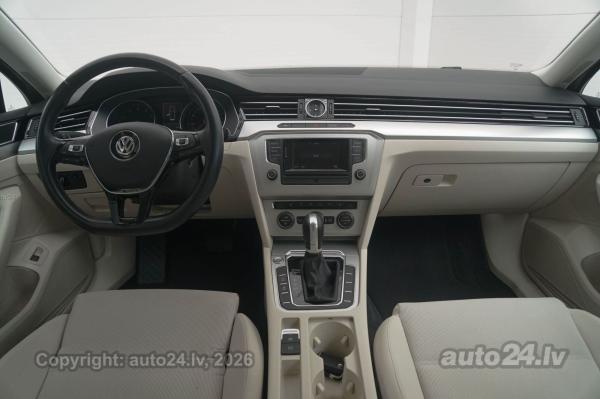 Beige Volkswagen Passat 2016 in Tallinn, with an engine capacity of 1.80 L and mileage of 141 thousand km for 11990 €, photo 8 on AUTOMOTO.COM.LV