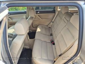 Beige Volkswagen Passat 2004 in Rakvere, with an engine capacity of 2.00 L and mileage of 205 thousand km for 1690 €, photo 17 on AUTOMOTO.COM.LV