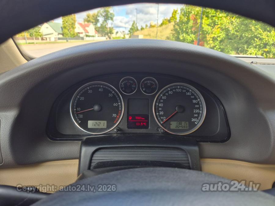 Beige Volkswagen Passat 2004 in Rakvere, with an engine capacity of 2.00 L and mileage of 205 thousand km for 1690 €, photo 20 on AUTOMOTO.COM.LV