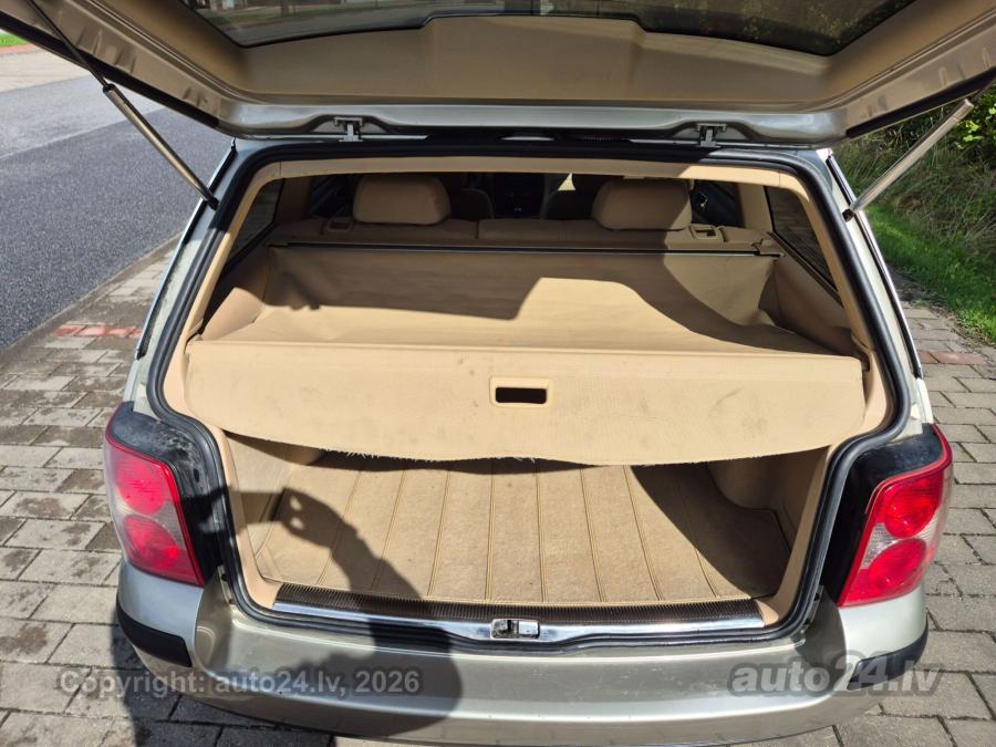 Beige Volkswagen Passat 2004 in Rakvere, with an engine capacity of 2.00 L and mileage of 205 thousand km for 1690 €, photo 23 on AUTOMOTO.COM.LV