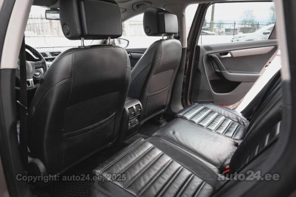 Smilšu krāsa Volkswagen Passat 2011 Tallina, ar dzinēja tilpumu 2.00 L un nobraukumu 385 tūkst. km par 6450 €, foto 11 vietnē AUTOMOTO.COM.LV