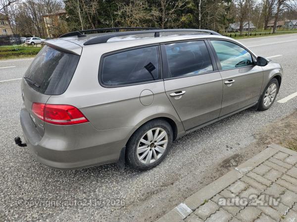 Smilšu krāsa Volkswagen Passat 2012 Tallina, ar dzinēja tilpumu 1.60 L un nobraukumu 420 tūkst. km par 3250 €, foto 3 vietnē AUTOMOTO.COM.LV