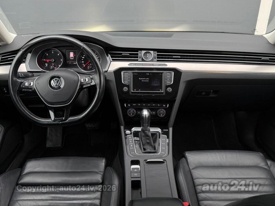 Smilšu krāsa Volkswagen Passat 2015 Tallina, ar dzinēja tilpumu 2.00 L un nobraukumu 279 tūkst. km par 9790 €, foto 6 vietnē AUTOMOTO.COM.LV
