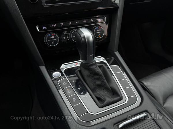 Smilšu krāsa Volkswagen Passat 2015 Tallina, ar dzinēja tilpumu 2.00 L un nobraukumu 279 tūkst. km par 9790 €, foto 11 vietnē AUTOMOTO.COM.LV