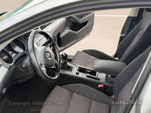 Beige Volkswagen Passat 2016 in Tallinn, with an engine capacity of 2.00 L and mileage of 325 thousand km for 8699 €, photo 13 on AUTOMOTO.COM.LV