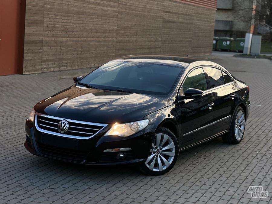 Black Volkswagen Passat 2011 in Kaunas, with an engine capacity of 2.00 L and mileage of 280 thousand km for 3700 €, photo 1 on AUTOMOTO.COM.LV