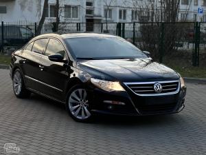 Black Volkswagen Passat 2011 in Kaunas, with an engine capacity of 2.00 L and mileage of 280 thousand km for 3700 €, photo 3 on AUTOMOTO.COM.LV