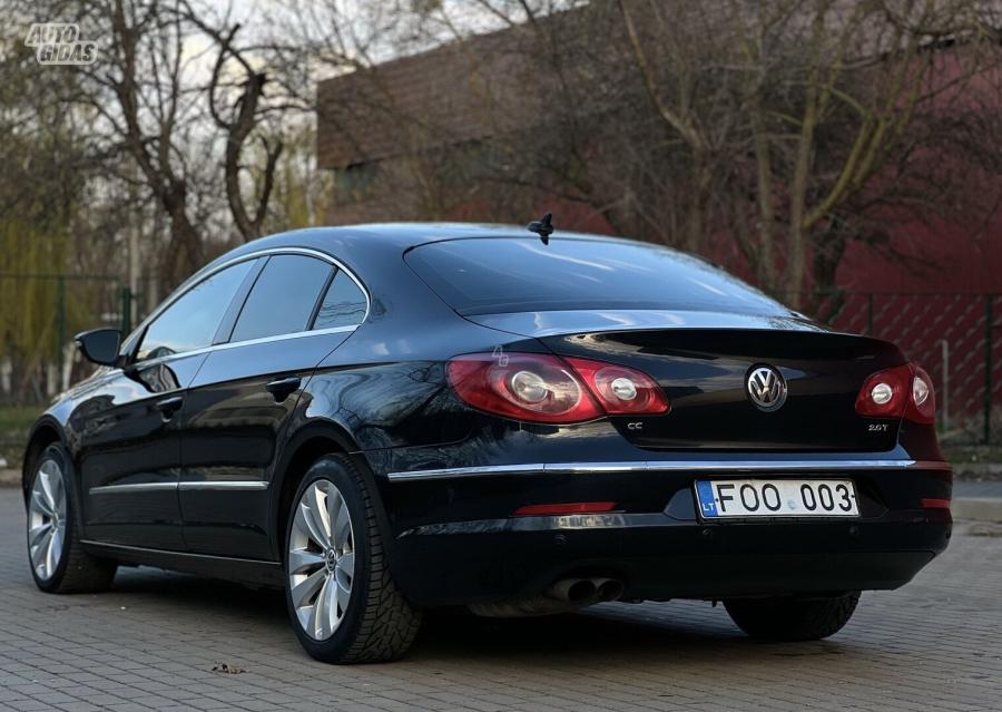 Black Volkswagen Passat 2011 in Kaunas, with an engine capacity of 2.00 L and mileage of 280 thousand km for 3700 €, photo 10 on AUTOMOTO.COM.LV