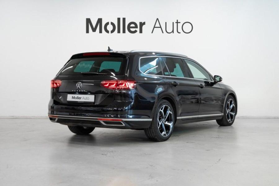 Black Volkswagen Passat 2022 in Vilnius, with an engine capacity of 2.00 L and mileage of 140 thousand km for 23900 €, photo 4 on AUTOMOTO.COM.LV