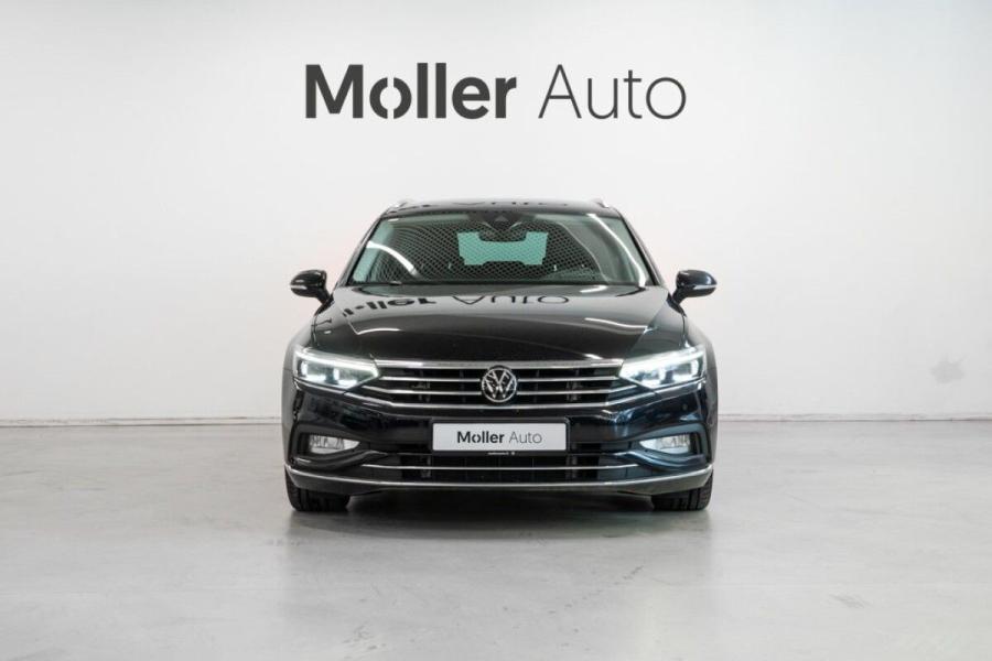 Black Volkswagen Passat 2022 in Vilnius, with an engine capacity of 2.00 L and mileage of 140 thousand km for 23900 €, photo 6 on AUTOMOTO.COM.LV
