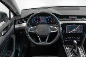 Black Volkswagen Passat 2022 in Vilnius, with an engine capacity of 2.00 L and mileage of 140 thousand km for 23900 €, photo 10 on AUTOMOTO.COM.LV