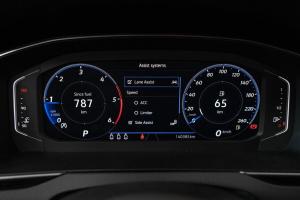 Black Volkswagen Passat 2022 in Vilnius, with an engine capacity of 2.00 L and mileage of 140 thousand km for 23900 €, photo 12 on AUTOMOTO.COM.LV
