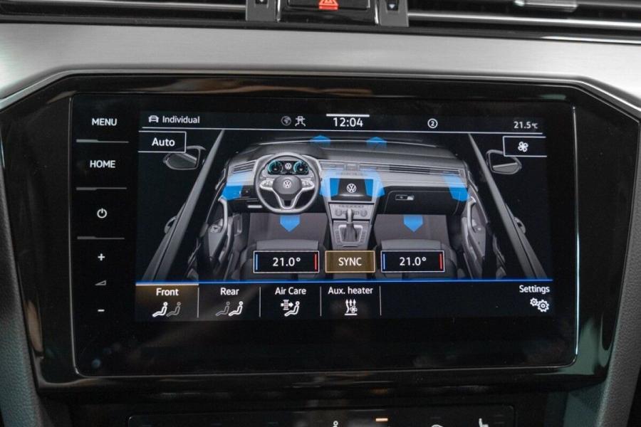 Black Volkswagen Passat 2022 in Vilnius, with an engine capacity of 2.00 L and mileage of 140 thousand km for 23900 €, photo 19 on AUTOMOTO.COM.LV