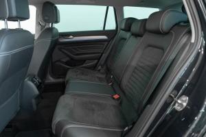 Black Volkswagen Passat 2022 in Vilnius, with an engine capacity of 2.00 L and mileage of 140 thousand km for 23900 €, photo 23 on AUTOMOTO.COM.LV