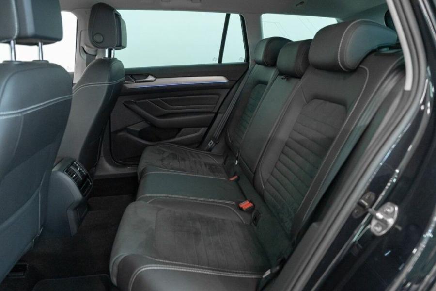 Black Volkswagen Passat 2022 in Vilnius, with an engine capacity of 2.00 L and mileage of 140 thousand km for 23900 €, photo 23 on AUTOMOTO.COM.LV