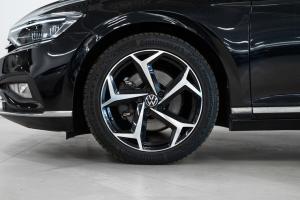 Black Volkswagen Passat 2022 in Vilnius, with an engine capacity of 2.00 L and mileage of 140 thousand km for 23900 €, photo 27 on AUTOMOTO.COM.LV