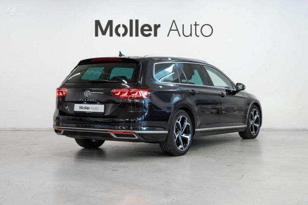 Black Volkswagen Passat 2022 in Vilnius, with an engine capacity of 2.00 L and mileage of 140 thousand km for 23900 €, photo 3 on AUTOMOTO.COM.LV