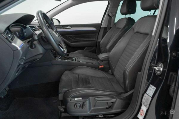 Black Volkswagen Passat 2022 in Vilnius, with an engine capacity of 2.00 L and mileage of 140 thousand km for 23900 €, photo 7 on AUTOMOTO.COM.LV