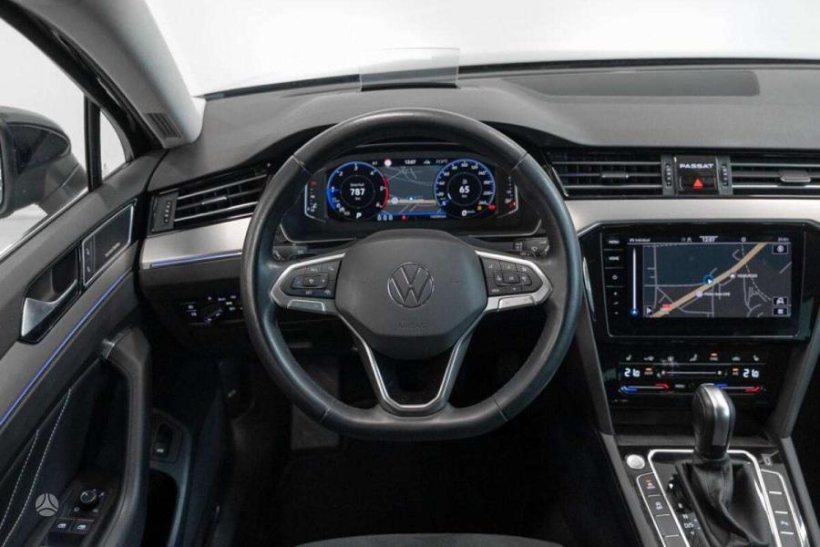 Black Volkswagen Passat 2022 in Vilnius, with an engine capacity of 2.00 L and mileage of 140 thousand km for 23900 €, photo 10 on AUTOMOTO.COM.LV