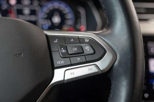 Black Volkswagen Passat 2022 in Vilnius, with an engine capacity of 2.00 L and mileage of 140 thousand km for 23900 €, photo 11 on AUTOMOTO.COM.LV