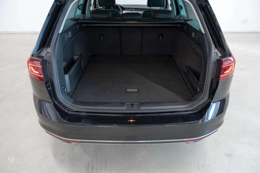 Black Volkswagen Passat 2022 in Vilnius, with an engine capacity of 2.00 L and mileage of 140 thousand km for 23900 €, photo 24 on AUTOMOTO.COM.LV