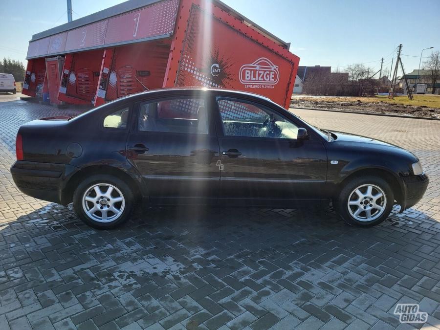 Melns Volkswagen Passat 1997 Mažeikiai, ar dzinēja tilpumu 1.90 L un nobraukumu 480 tūkst. km par 850 €, foto 4 vietnē AUTOMOTO.COM.LV