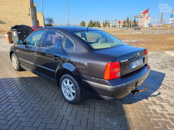 Black Volkswagen Passat 1997 in Mazeikiai, with an engine capacity of 1.90 L and mileage of 480 thousand km for 850 €, photo 7 on AUTOMOTO.COM.LV