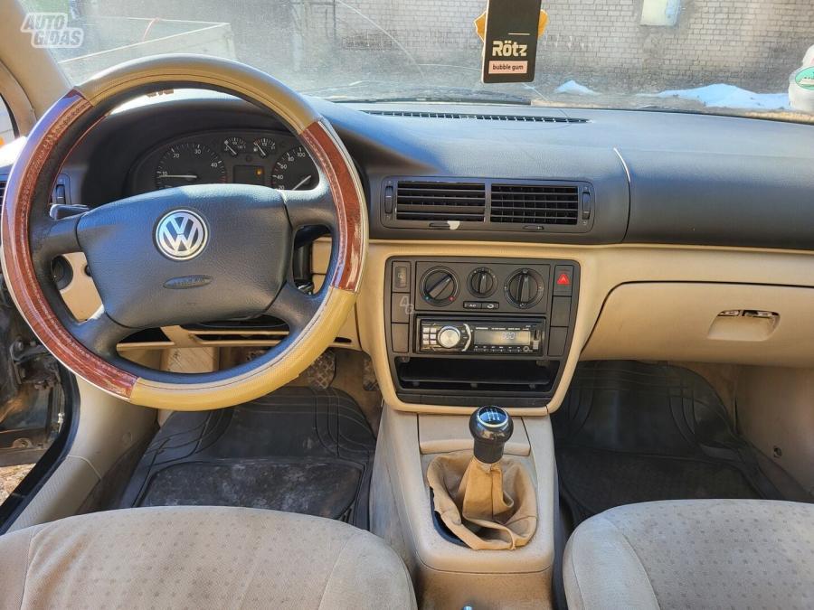 Melns Volkswagen Passat 1997 Mažeikiai, ar dzinēja tilpumu 1.90 L un nobraukumu 480 tūkst. km par 850 €, foto 9 vietnē AUTOMOTO.COM.LV