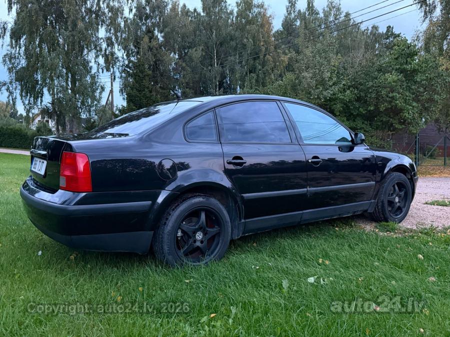 Melns Volkswagen Passat 1999 Tartu, ar dzinēja tilpumu 1.60 L un nobraukumu 0 tūkst. km par 1350 €, foto 4 vietnē AUTOMOTO.COM.LV