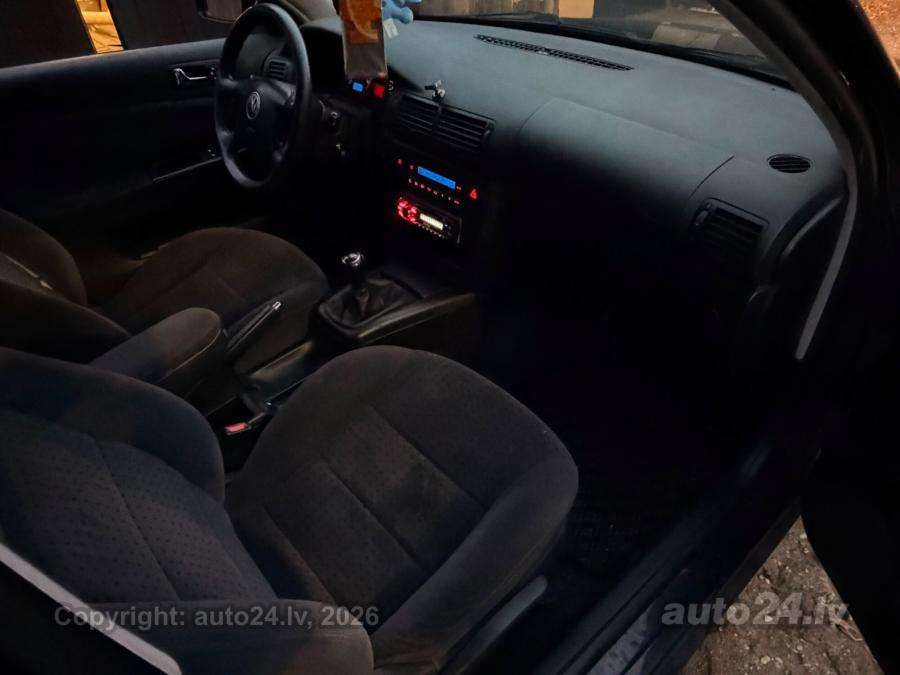 Melns Volkswagen Passat 1999 Tartu, ar dzinēja tilpumu 1.60 L un nobraukumu 0 tūkst. km par 1350 €, foto 11 vietnē AUTOMOTO.COM.LV