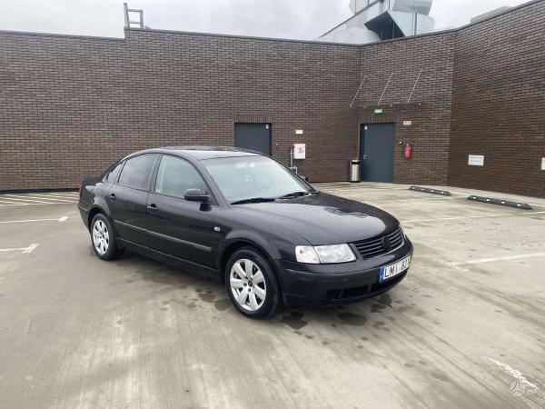 Melns Volkswagen Passat 2000 Viļņa, ar dzinēja tilpumu 1.90 L un nobraukumu 356 tūkst. km par 1350 €, foto 1 vietnē AUTOMOTO.COM.LV