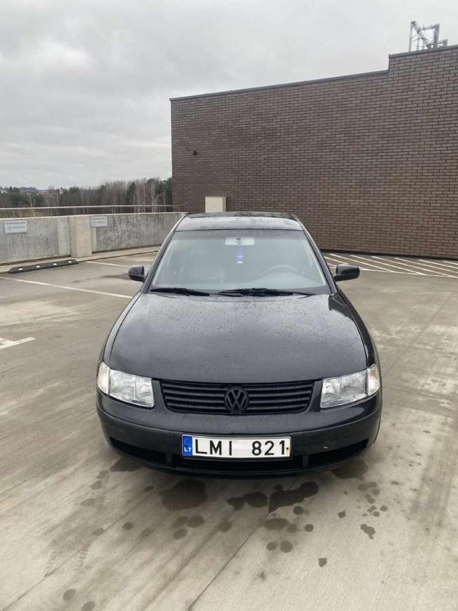 Black Volkswagen Passat 2000 in Vilnius, with an engine capacity of 1.90 L and mileage of 356 thousand km for 1350 €, photo 8 on AUTOMOTO.COM.LV
