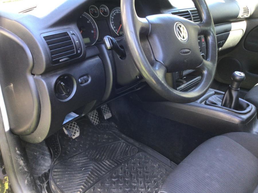 Melns Volkswagen Passat 2001 Jehvi, ar dzinēja tilpumu 0.00 L un nobraukumu 207 tūkst. km par 1500 €, foto 5 vietnē AUTOMOTO.COM.LV
