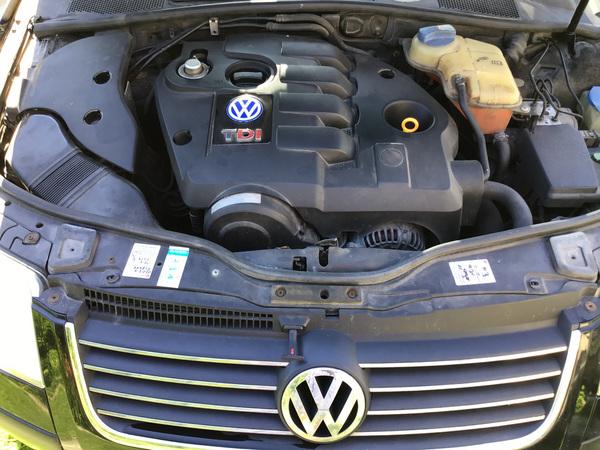 Black Volkswagen Passat 2001 in Johvi, with an engine capacity of 0.00 L and mileage of 207 thousand km for 1500 €, photo 6 on AUTOMOTO.COM.LV