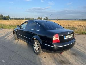 Melns Volkswagen Passat 2001 Kauņa, ar dzinēja tilpumu 2.77 L un nobraukumu 95 tūkst. km par 2500 €, foto 4 vietnē AUTOMOTO.COM.LV