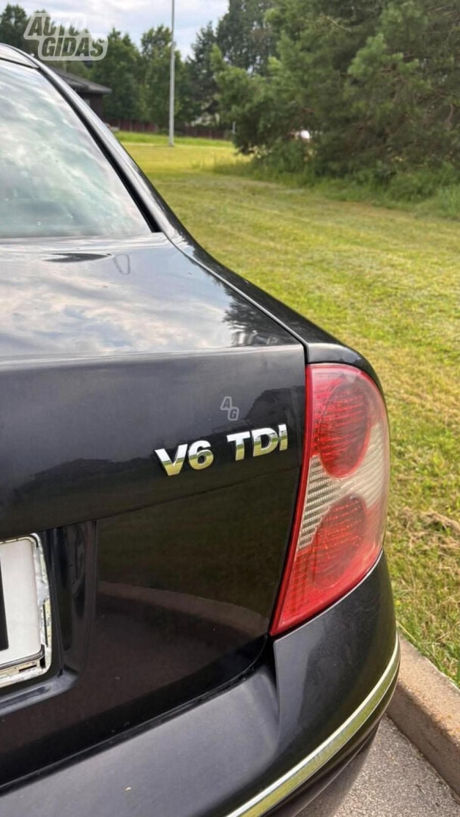 Black Volkswagen Passat 2003 in Vilnius, with an engine capacity of 2.50 L and mileage of 330 thousand km for 1200 €, photo 8 on AUTOMOTO.COM.LV
