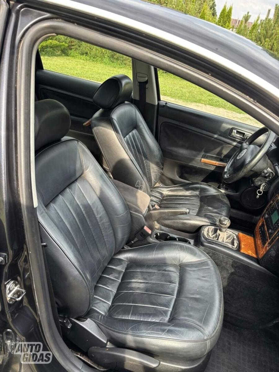 Black Volkswagen Passat 2003 in Vilnius, with an engine capacity of 2.50 L and mileage of 330 thousand km for 1200 €, photo 13 on AUTOMOTO.COM.LV