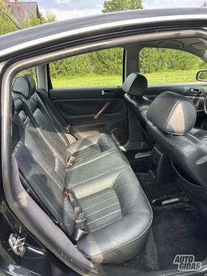 Black Volkswagen Passat 2003 in Vilnius, with an engine capacity of 2.50 L and mileage of 330 thousand km for 1200 €, photo 14 on AUTOMOTO.COM.LV