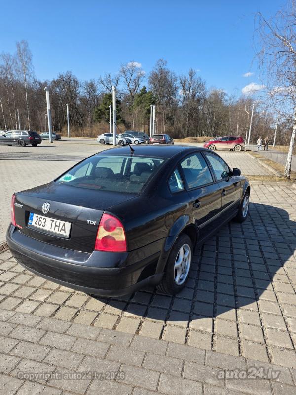 Black Volkswagen Passat 2004 in Tallinn, with an engine capacity of 1.90 L and mileage of 256 thousand km for 1300 €, photo 2 on AUTOMOTO.COM.LV