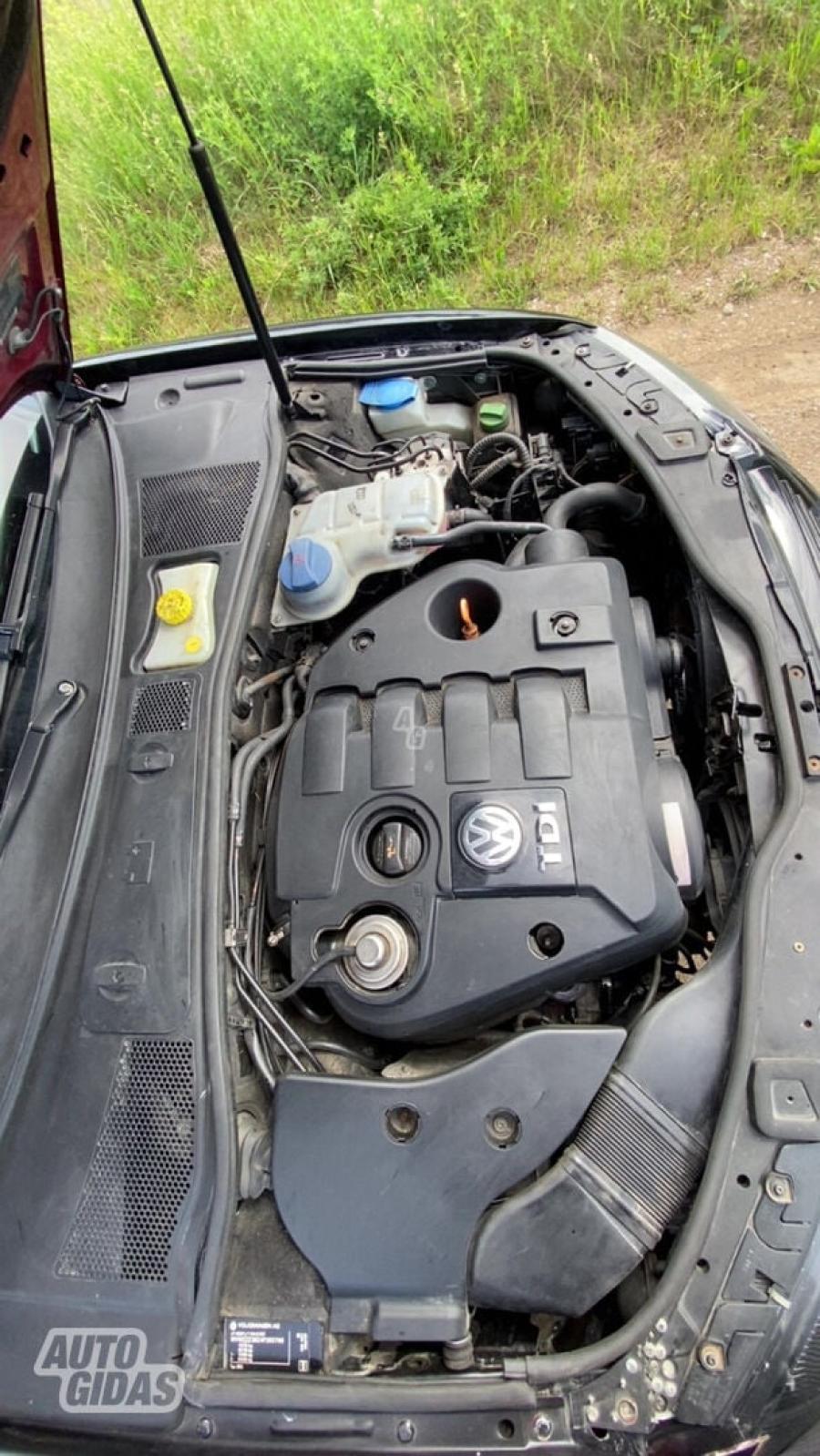 Black Volkswagen Passat 2004 in Joniskis, with an engine capacity of 1.90 L and mileage of 360 thousand km for 1100 €, photo 5 on AUTOMOTO.COM.LV