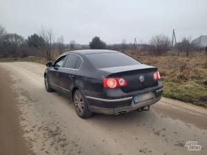 Black Volkswagen Passat 2005 in Vilnius, with an engine capacity of 2.00 L and mileage of 450 thousand km for 1350 €, photo 4 on AUTOMOTO.COM.LV
