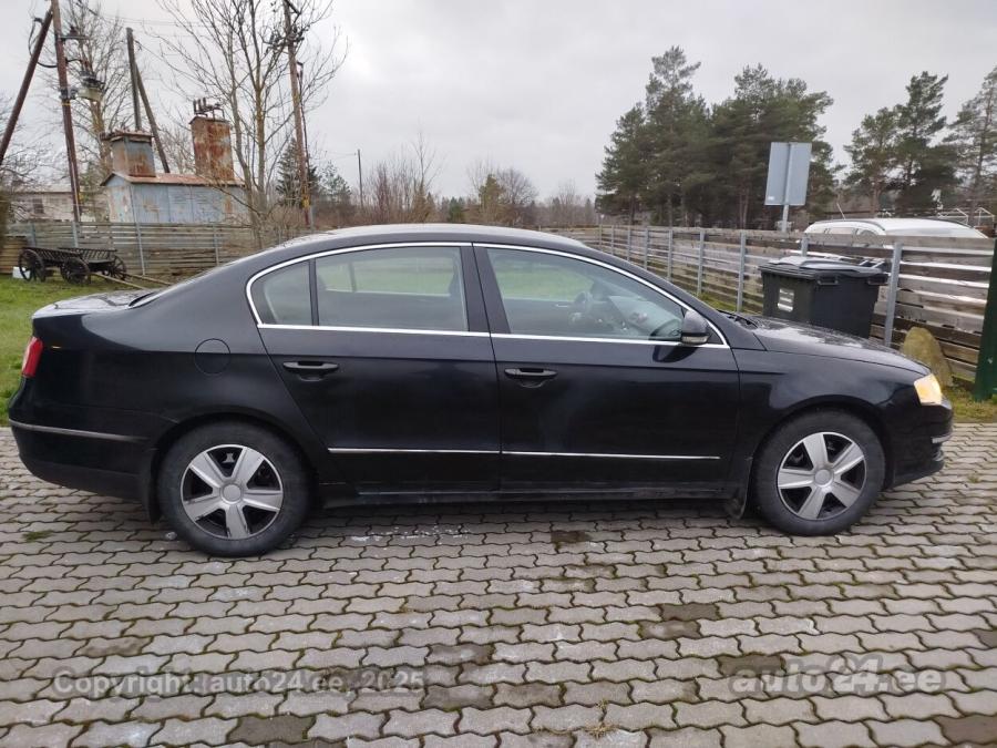 Black Volkswagen Passat 2005 in Kardla, with an engine capacity of 2.00 L and mileage of 301 thousand km for 1000 €, photo 8 on AUTOMOTO.COM.LV