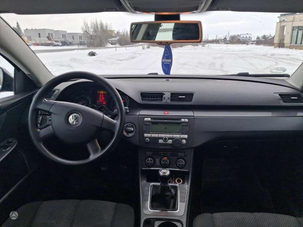 Black Volkswagen Passat 2005 in Kaunas, with an engine capacity of 1.90 L and mileage of 347 thousand km for 1500 €, photo 10 on AUTOMOTO.COM.LV