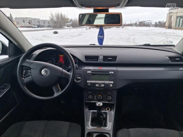 Black Volkswagen Passat 2005 in Kaunas, with an engine capacity of 1.90 L and mileage of 347 thousand km for 1500 €, photo 6 on AUTOMOTO.COM.LV