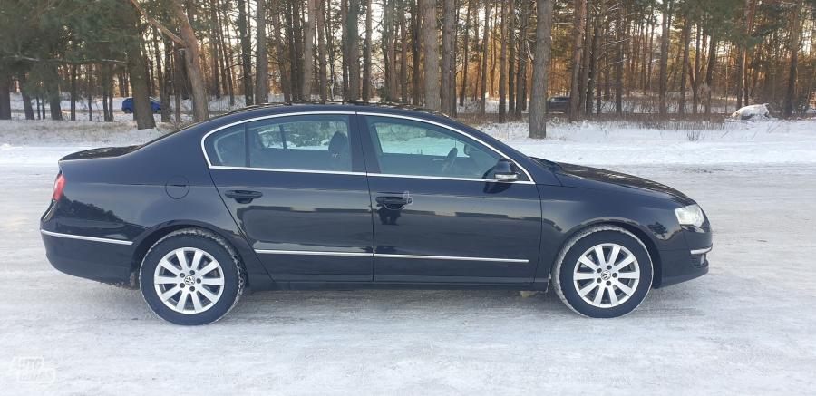 Black Volkswagen Passat 2005 in Jonava, with an engine capacity of 1.90 L and mileage of 306 thousand km for 3000 €, photo 4 on AUTOMOTO.COM.LV
