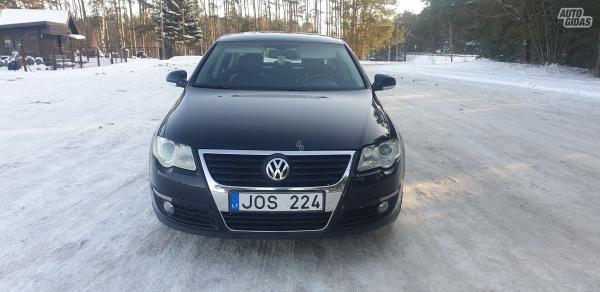 Black Volkswagen Passat 2005 in Jonava, with an engine capacity of 1.90 L and mileage of 306 thousand km for 3000 €, photo 2 on AUTOMOTO.COM.LV
