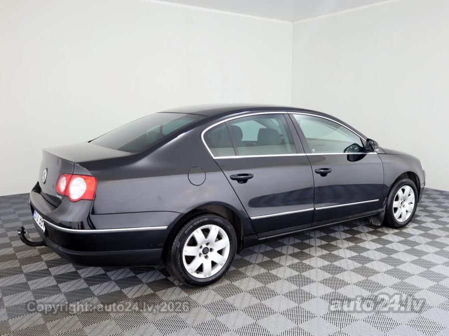 Black Volkswagen Passat 2005 in Tallinn, with an engine capacity of 2.00 L and mileage of 272 thousand km for 1499 €, photo 4 on AUTOMOTO.COM.LV