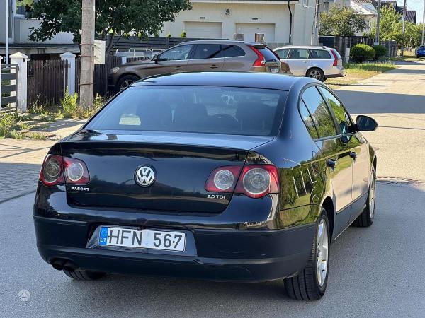Black Volkswagen Passat 2005 in Klaipeda, with an engine capacity of 1.97 L and mileage of 251 thousand km for 1400 €, photo 4 on AUTOMOTO.COM.LV