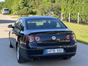 Melns Volkswagen Passat 2005 Klaipėda, ar dzinēja tilpumu 1.97 L un nobraukumu 251 tūkst. km par 1400 €, foto 7 vietnē AUTOMOTO.COM.LV